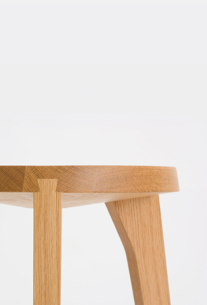 Dovetail Stool 4 Legs / Oak – S/K/E/K/K